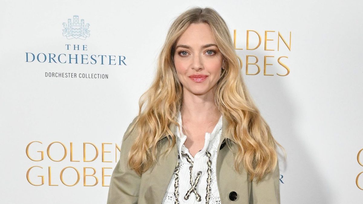 Amanda Seyfried proves trench coats can be dressy | Woman & Home
