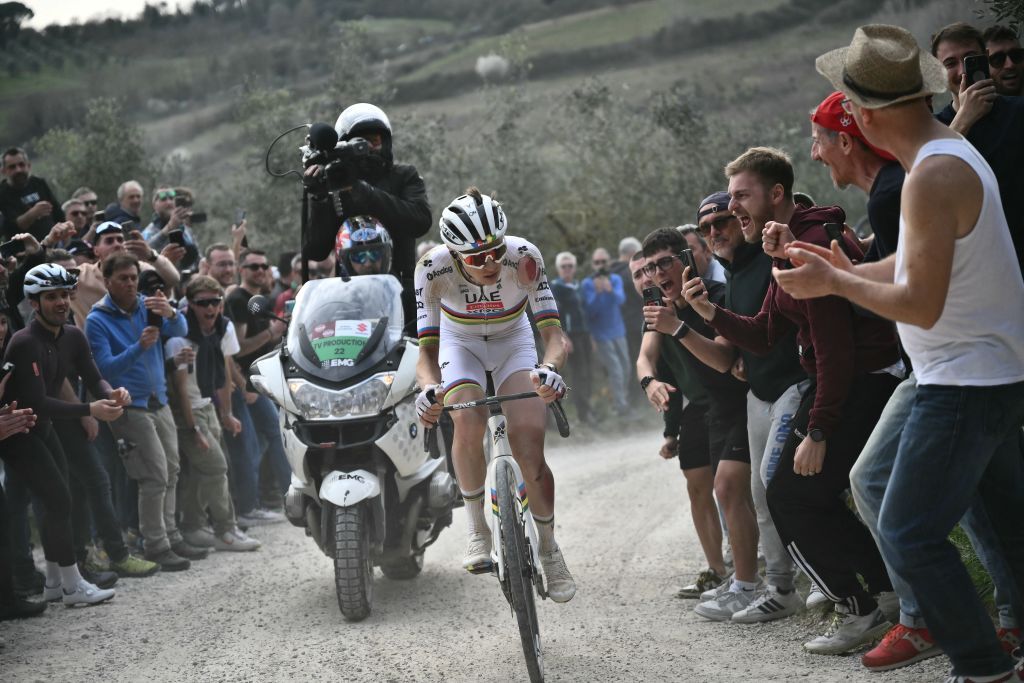 Strade Bianche: Tadej Pogačar withstands high-speed crash to win third title | Cyclingnews