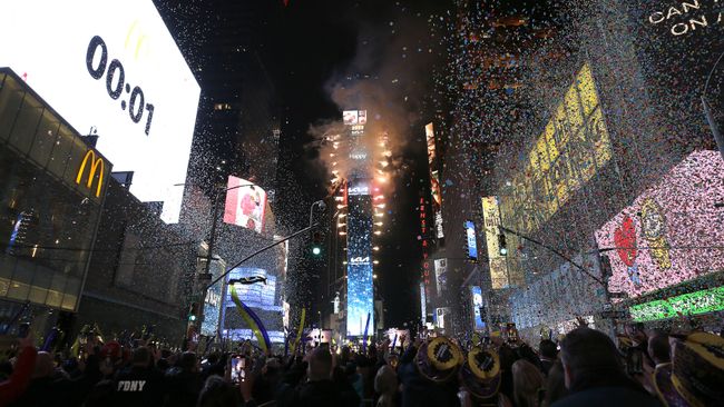 How to watch Times Square Ball Drop: live stream New Year's Eve 2023 ...