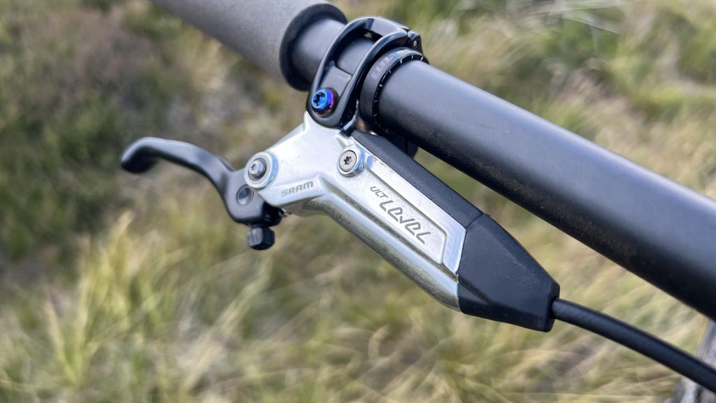 SRAM Level Ultimate Stealth 4-Piston brake review | Bike Perfect
