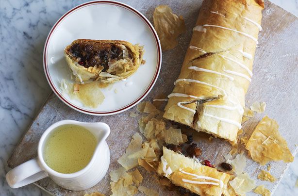 Mincemeat strudel with Bramley apples | British Recipes | GoodtoKnow