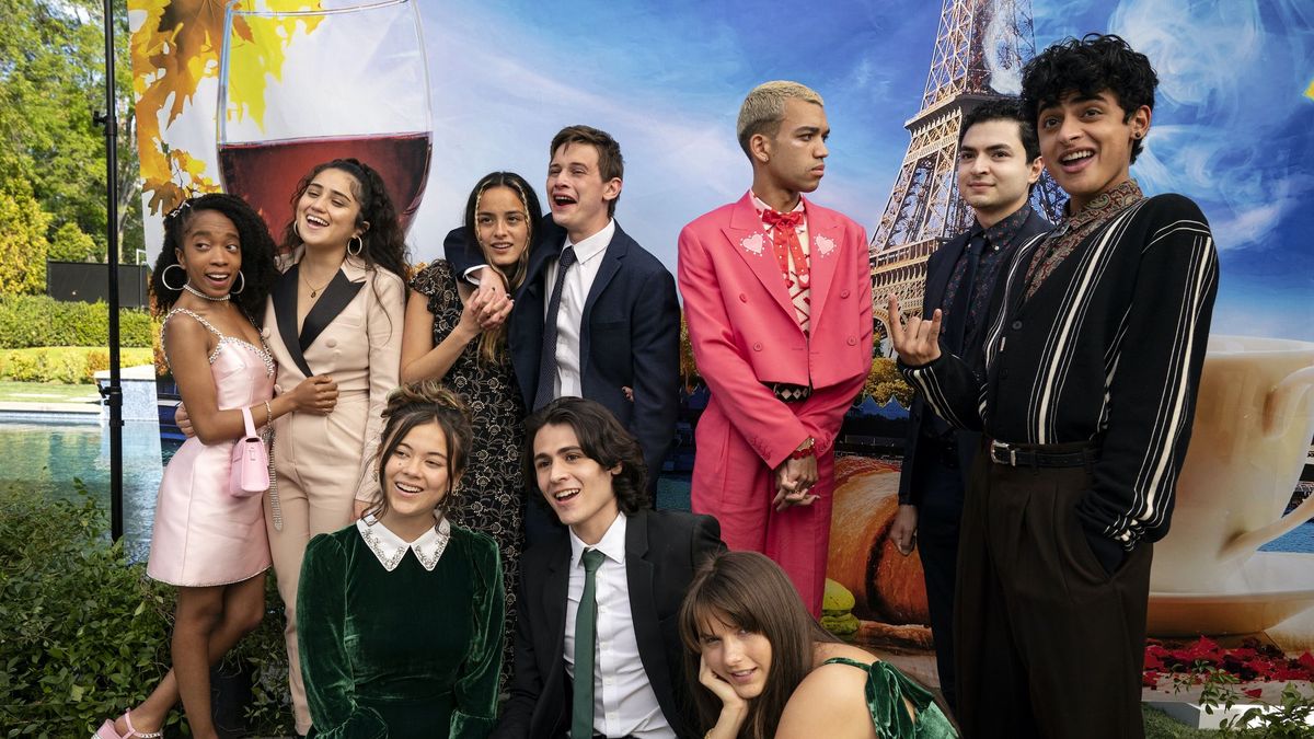 The 'Generation' Cast Plays 'How Well Do You Know Your Co-Star ...