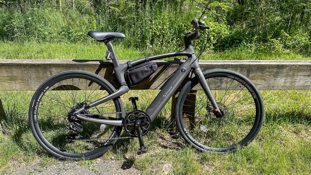 Urtopia Carbon 1S review: The most high-tech ebike around | Tom's Guide