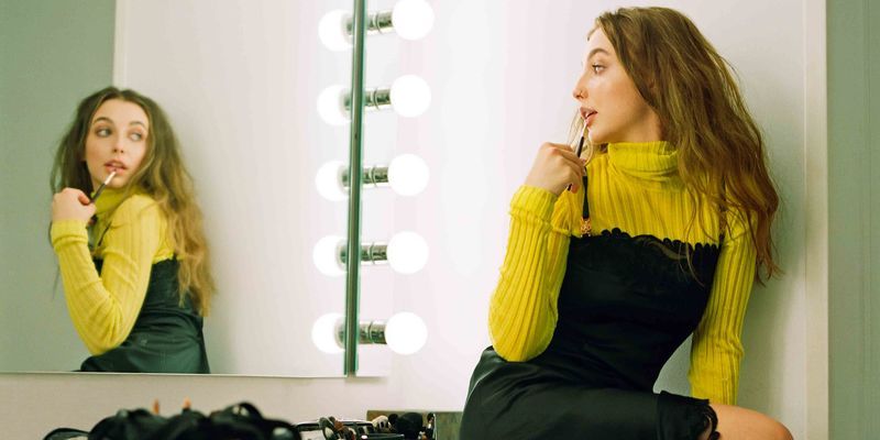 Emma Chamberlain, YouTube Star, Talks About Mental Health & Beauty ...