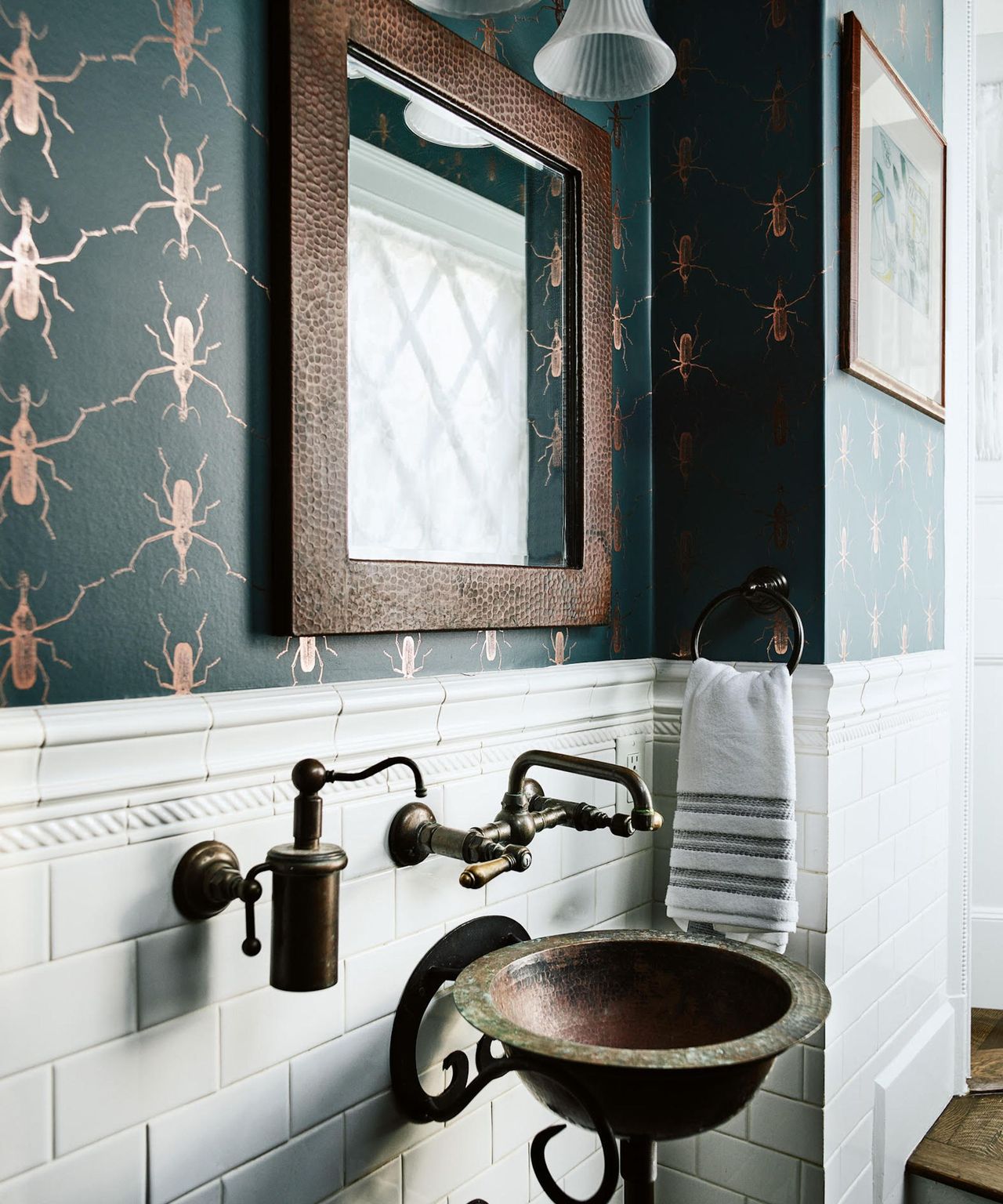 10 ways to age brass for an antique patina | Homes and Gardens