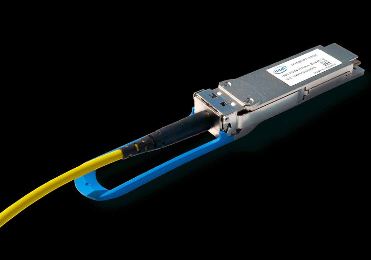 Intel Lights Up Silicon, Shipping Silicon Photonics Transceivers | Tom's Hardware