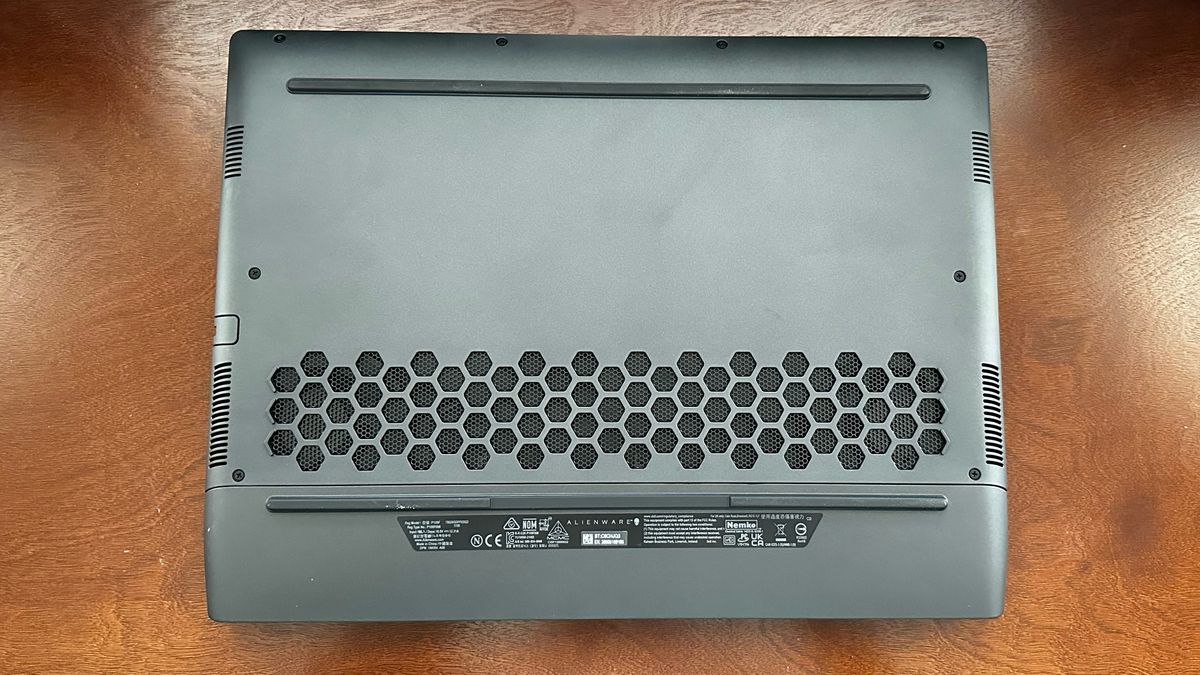 Alienware m15 R7 Review: Solid Gaming, Leading Endurance | Tom's Hardware