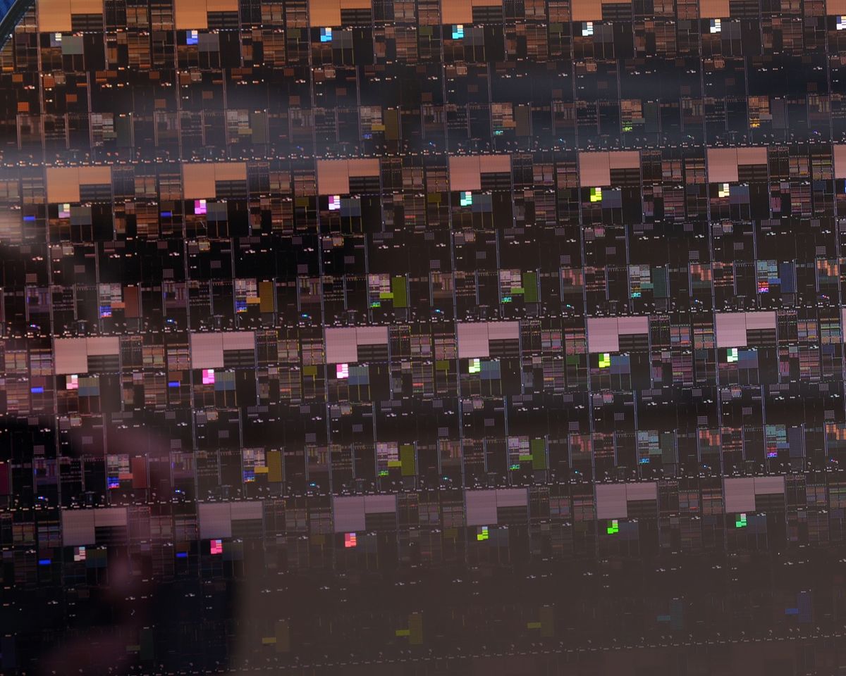 IBM Unveils World's First 2nm Chip with Nanosheet Tech, Intel and ...