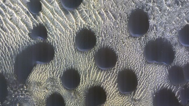 32 things on Mars that look like they shouldn't be there | Live Science