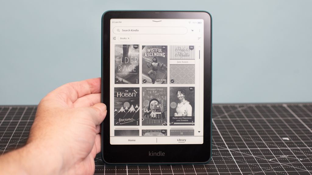 Amazon Kindle Paperwhite Signature Edition 2024 review: faster, brighter, and that's all there ...