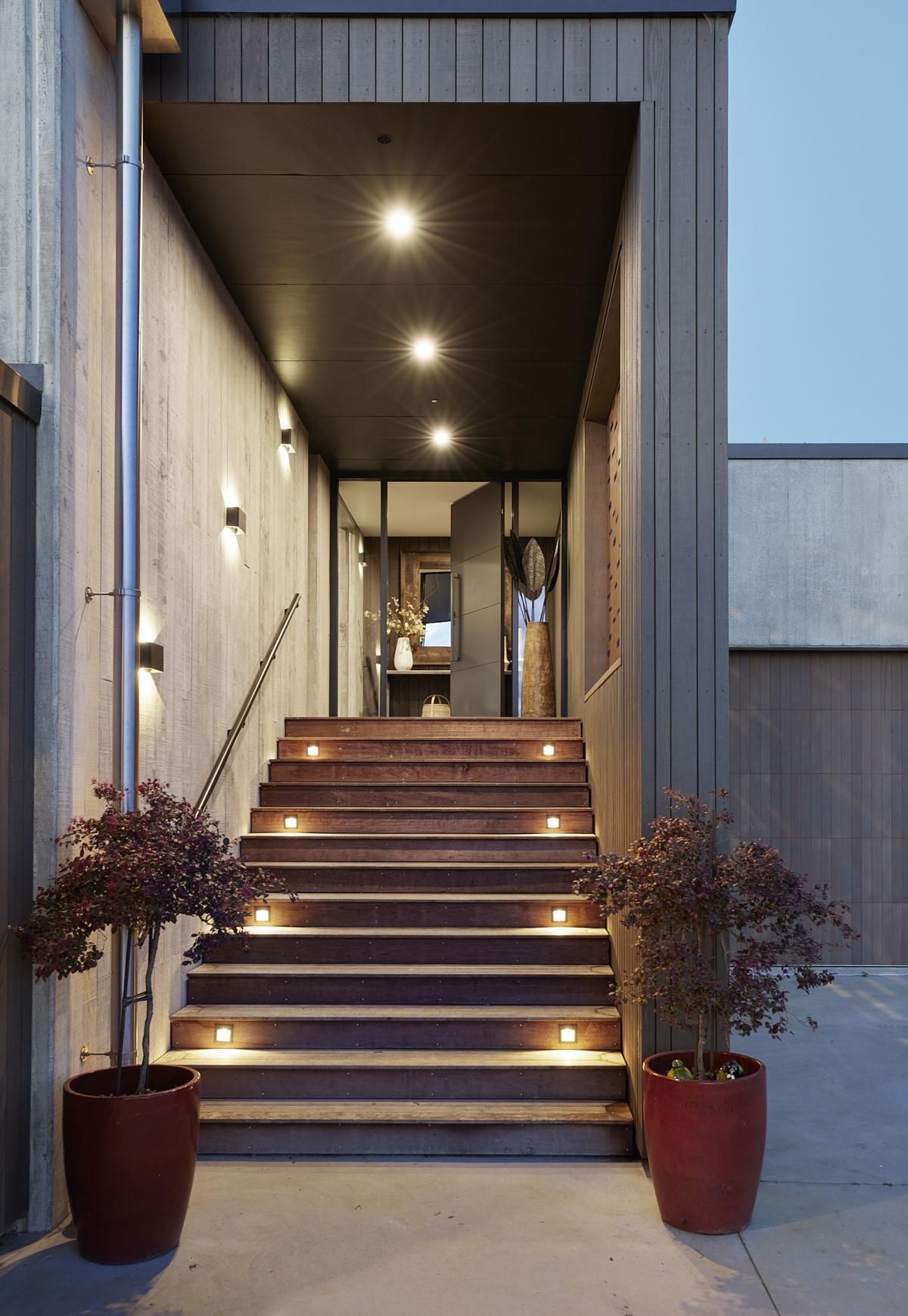 Outdoor pathway lighting ideas that are stylish and safe | Livingetc