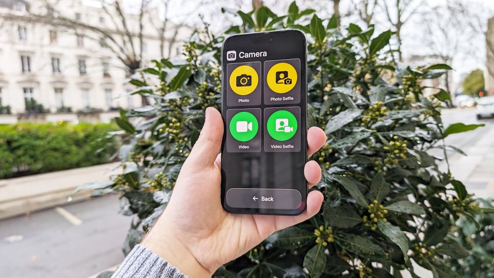 I tried Apple’s alternative iPhone interface in iOS 17 — here’s what ...