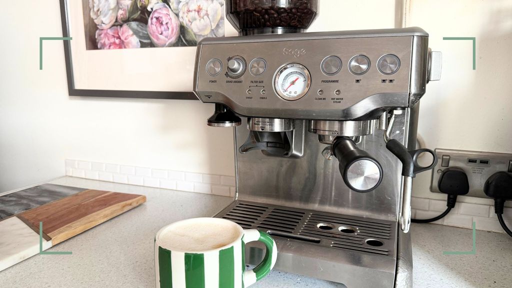Sage Oracle Dual Boiler: The friendliest high-end espresso machine in ...