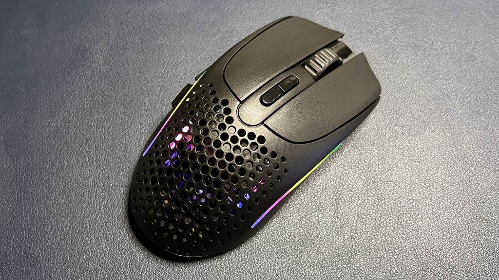 Glorious Model I 2 Wireless Review: Lightweight, Needs Buttons | Tom's ...