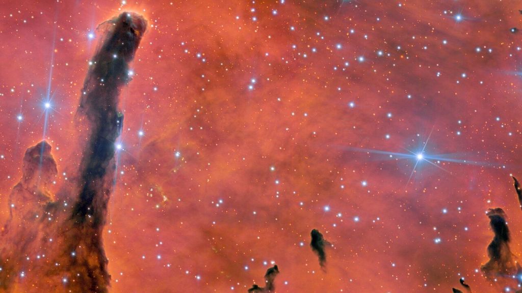 'Heavenly rains': Ethereal structure in the sky rivals famous 'Pillars ...