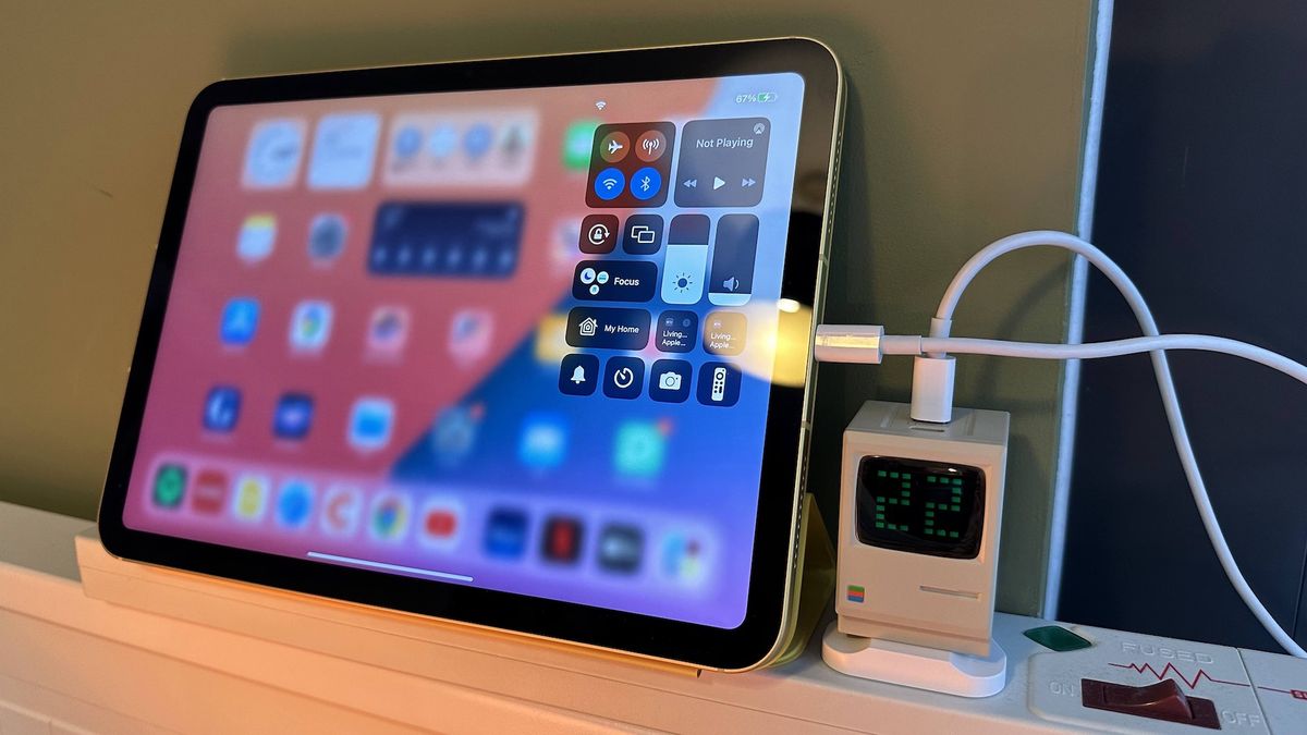 Shargeek Retro 67 GaN charger review: chargers shouldn’t be this fun ...