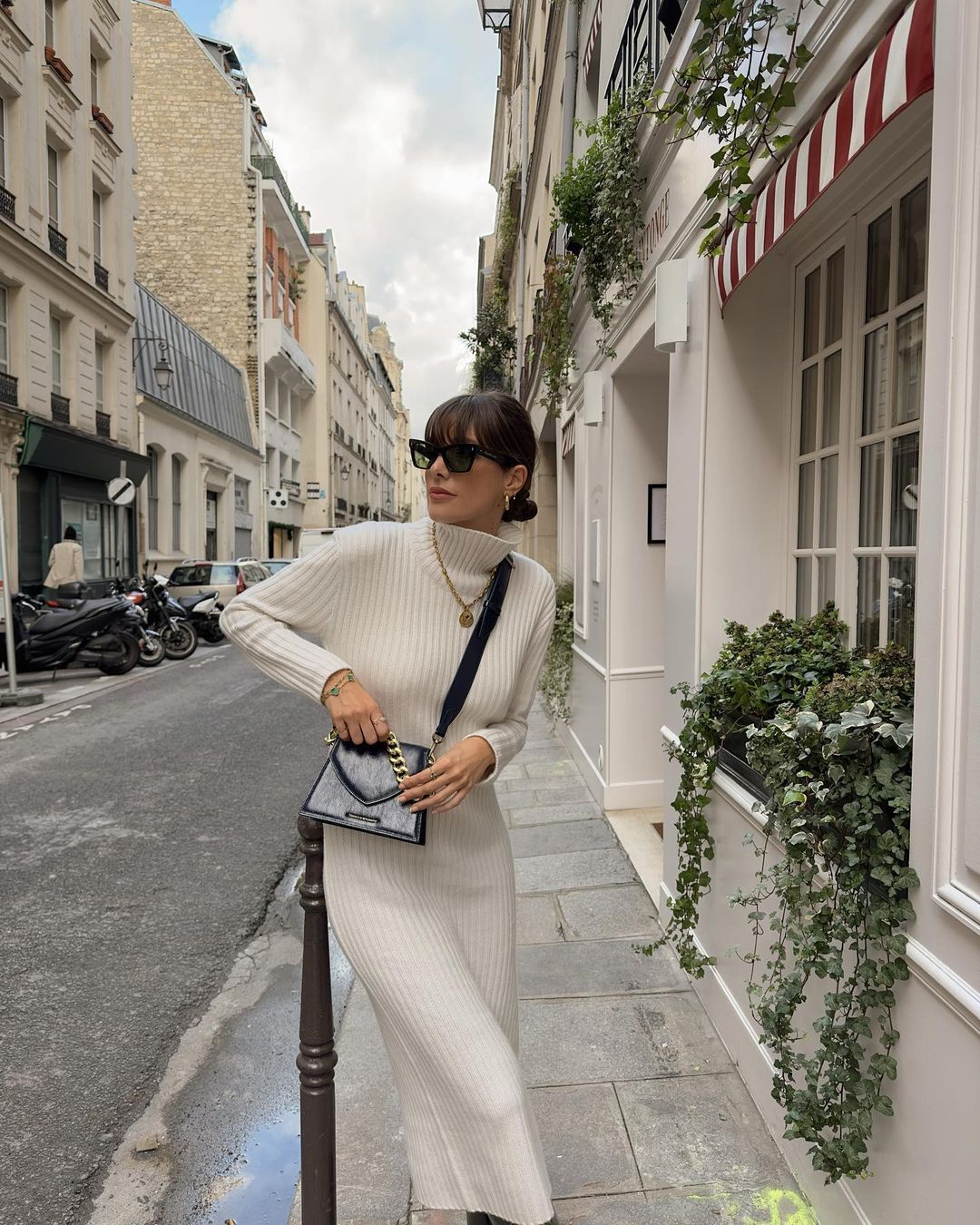 7 Classic French Fashion Outfits Parisians Wear on Repeat | Who What ...