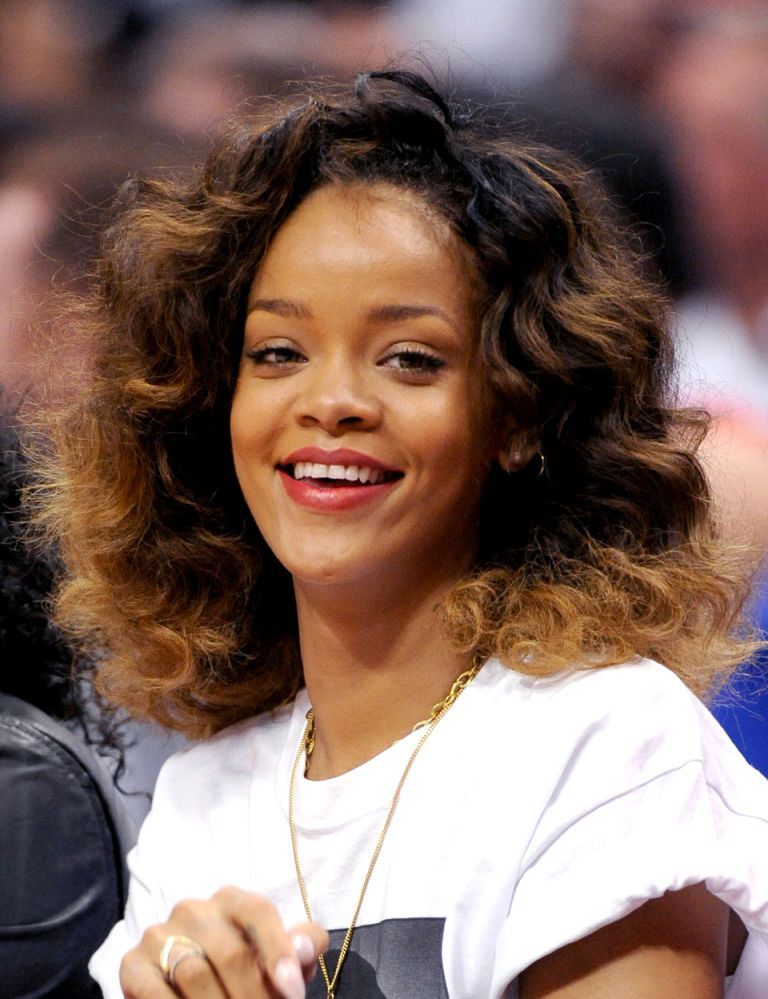 Celebrities with Frizzy Hair - Frizzy Hair Trend | Marie Claire