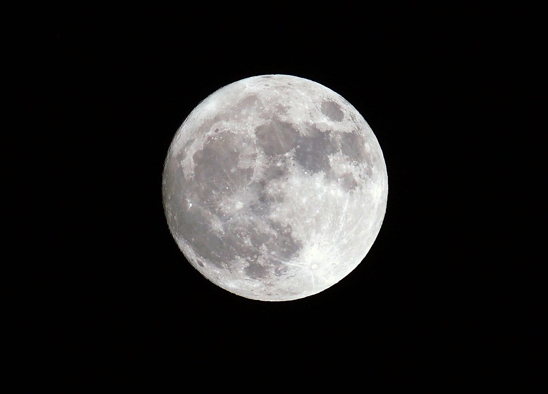 Tiny 'MoonWatcher' Satellite Will Beam Home Live Lunar Views | Space