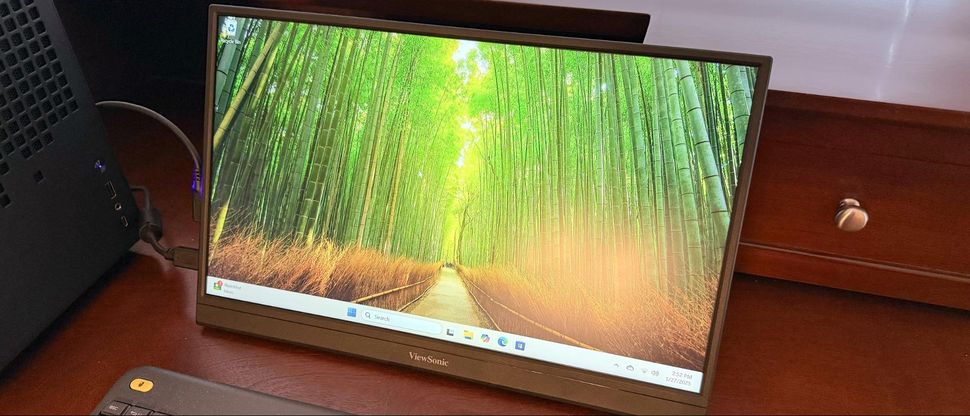 ViewSonic VX1654 portable monitor review: One trick pony | Tom's Hardware