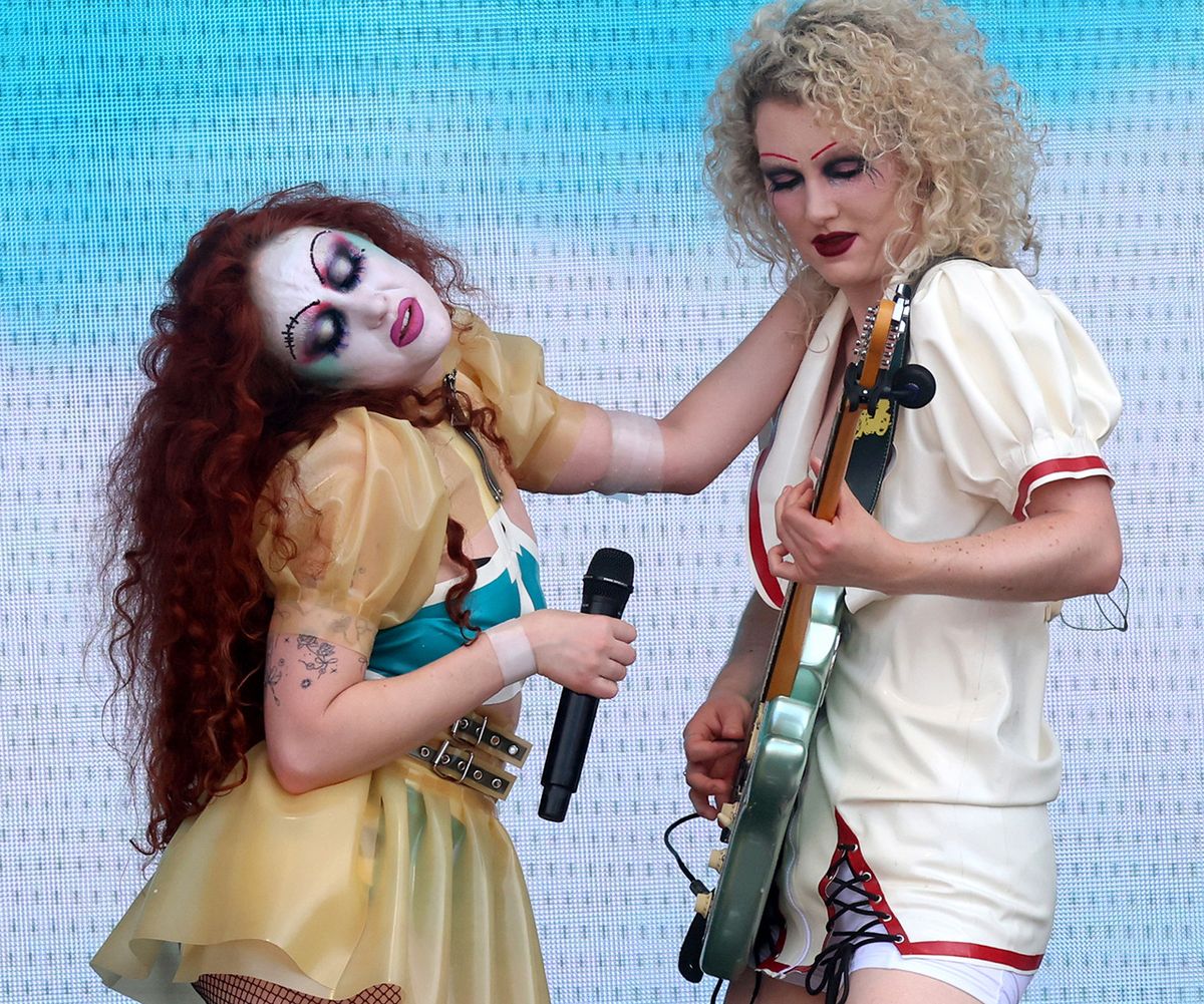 Devon Eisenbarger on playing with Chappell Roan & Katy Perry | Guitar World