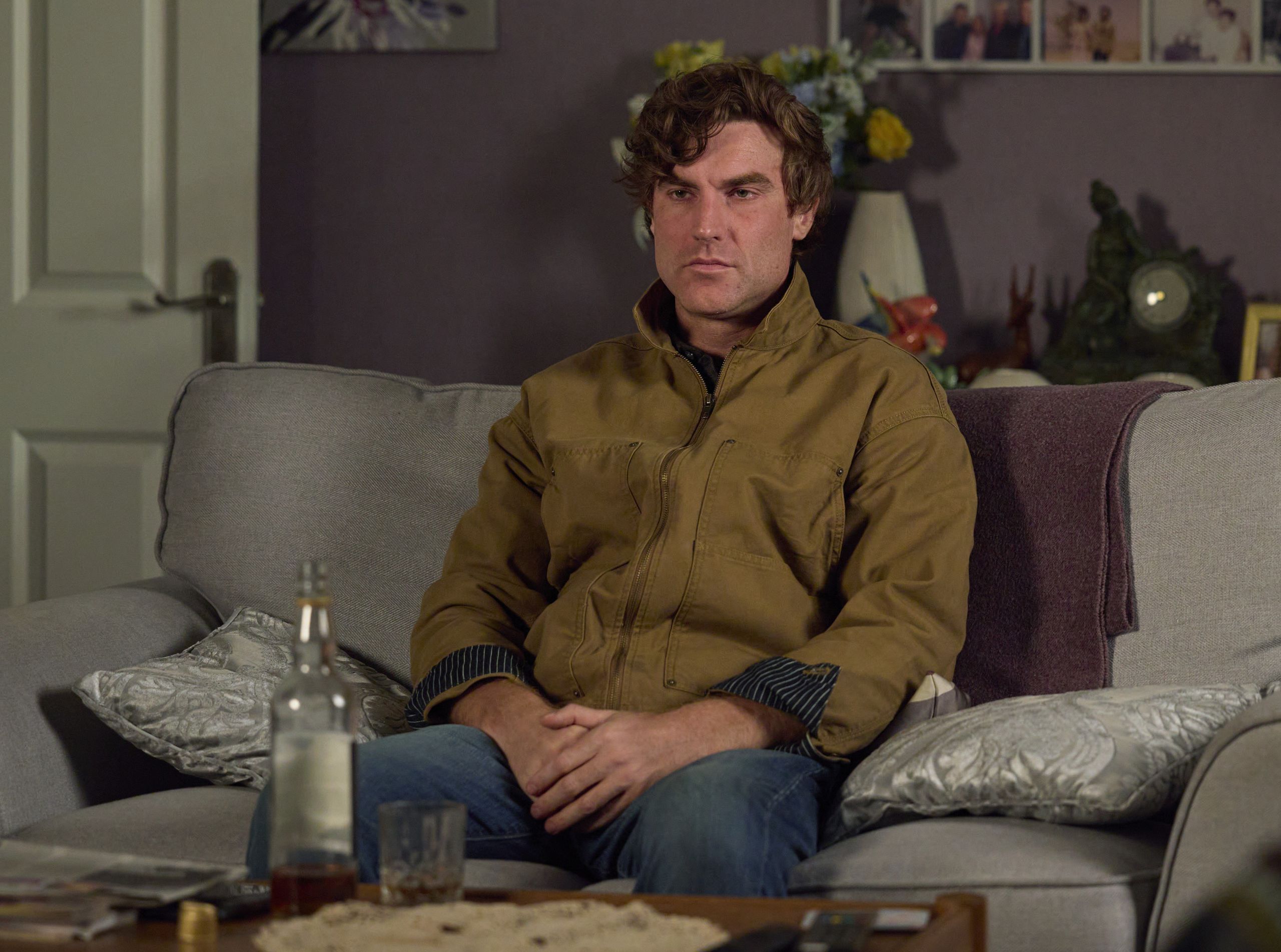 Coronation Street spoilers: Theo Silverton SNAPS! | What to Watch