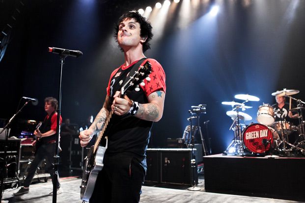 Green Day Premiere New Song, "Still Breathing" | Guitar World