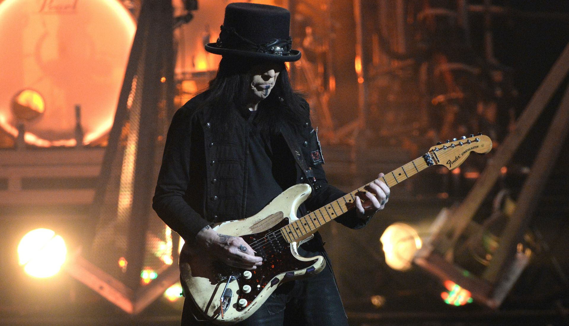 Mick Mars on his favorite Mötley Crüe solo, how he (unintentionally ...