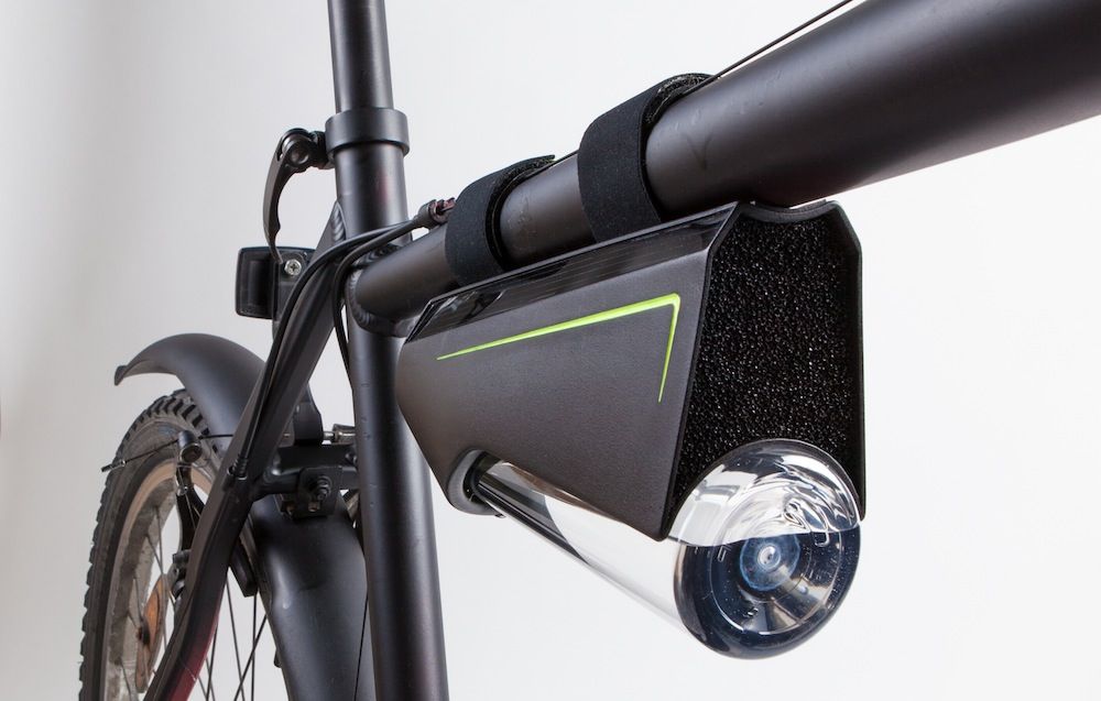 Self-Filling Water Bottle Converts Humid Air into Drinkable H2O | Live ...