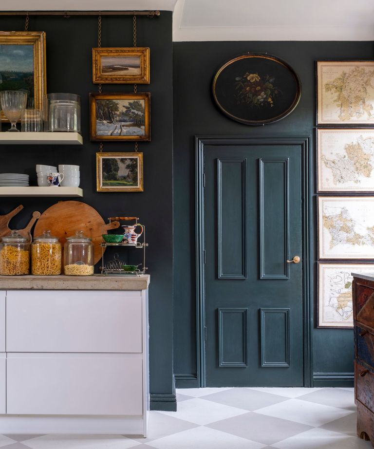 7 collectibles interior designers look for when antique shopping ...