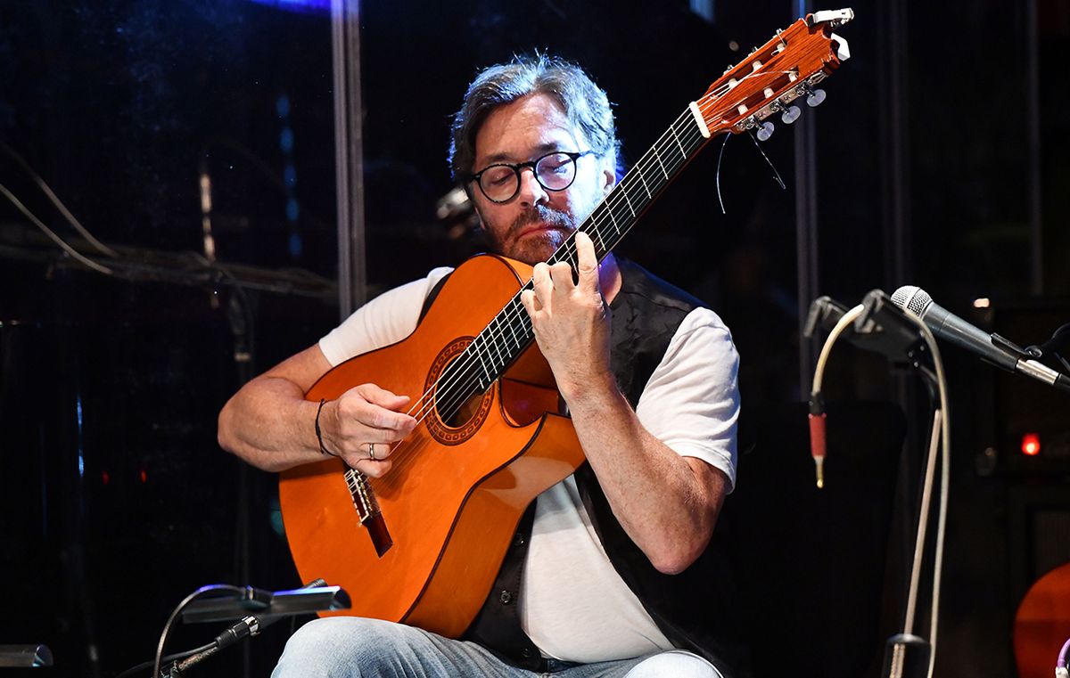 Al Di Meola on his anti-ICE concert with Morello & Springsteen | Guitar ...