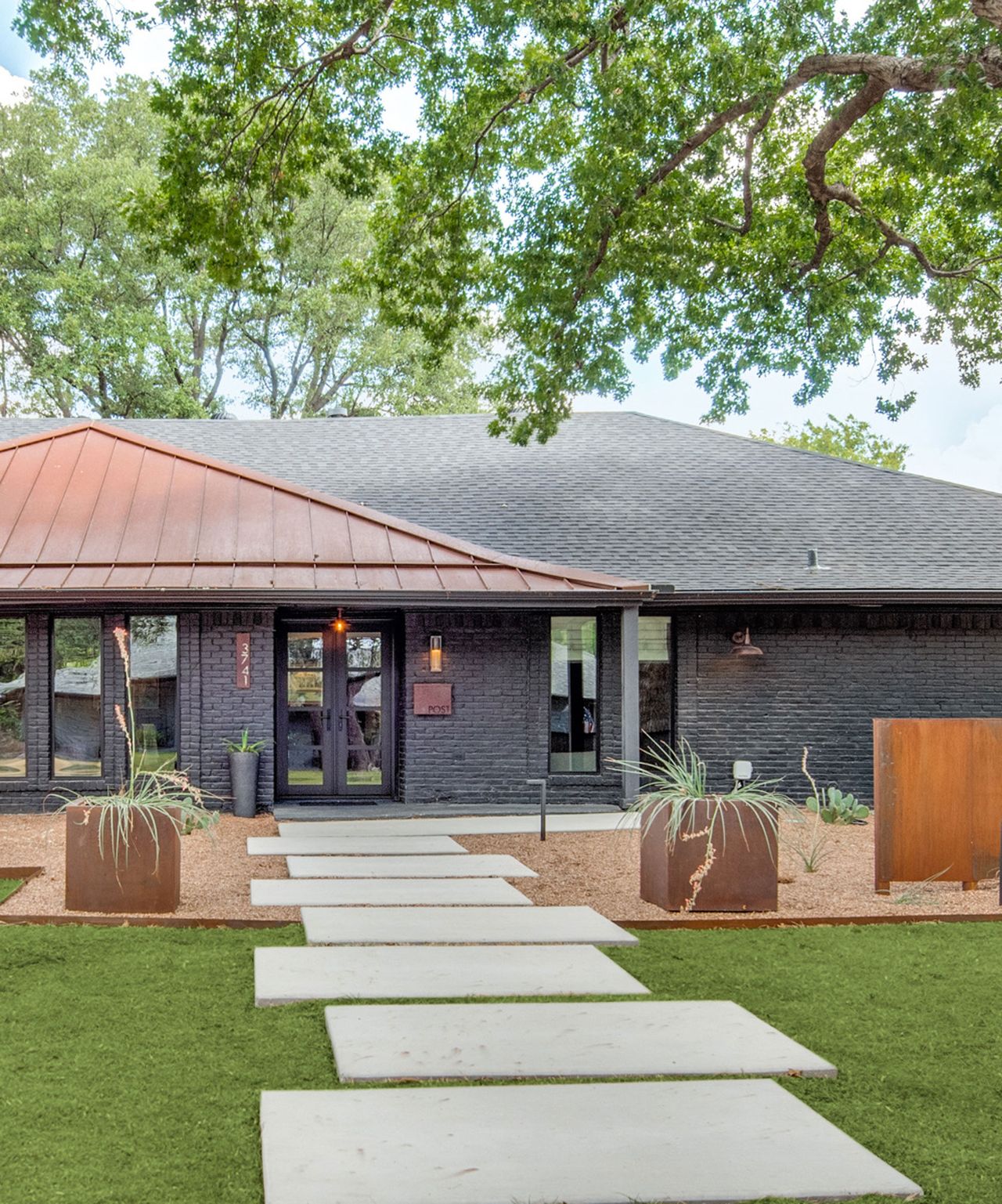 Front yard paving ideas: 10 expert suggestions | Homes and Gardens