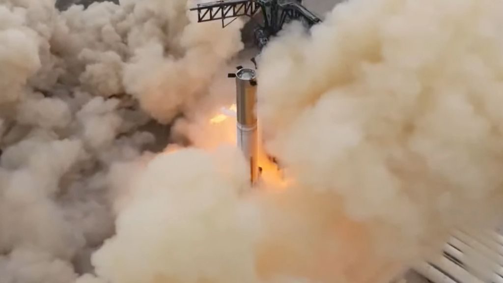SpaceX's huge Starship booster conducts epic 31-engine burn | Space