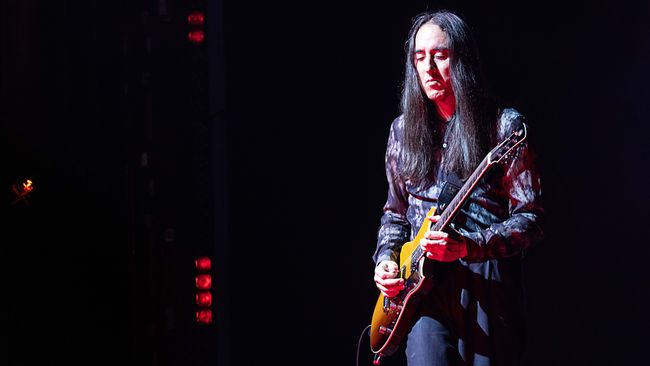 Guitarist Jeff Schroeder quits the Smashing Pumpkins after 16 years ...