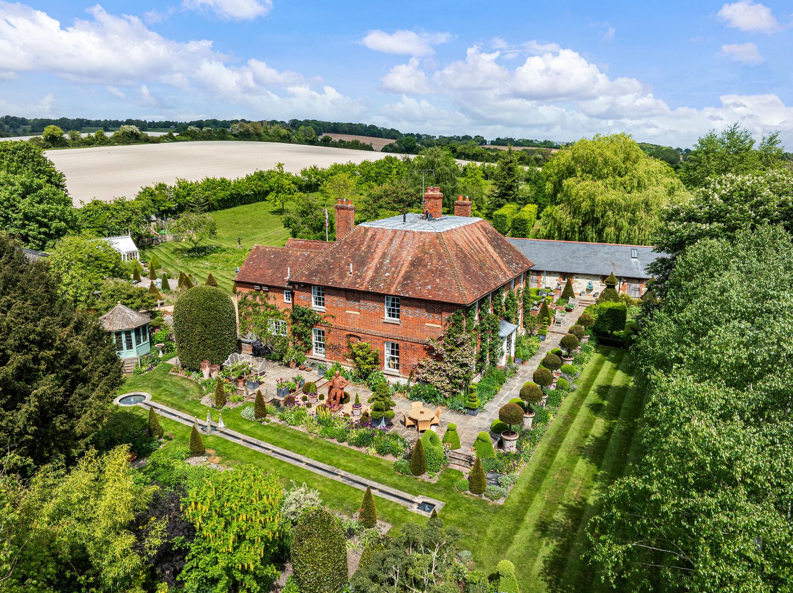 Alan Titchmarsh is selling his Hampshire home (and the garden that ...