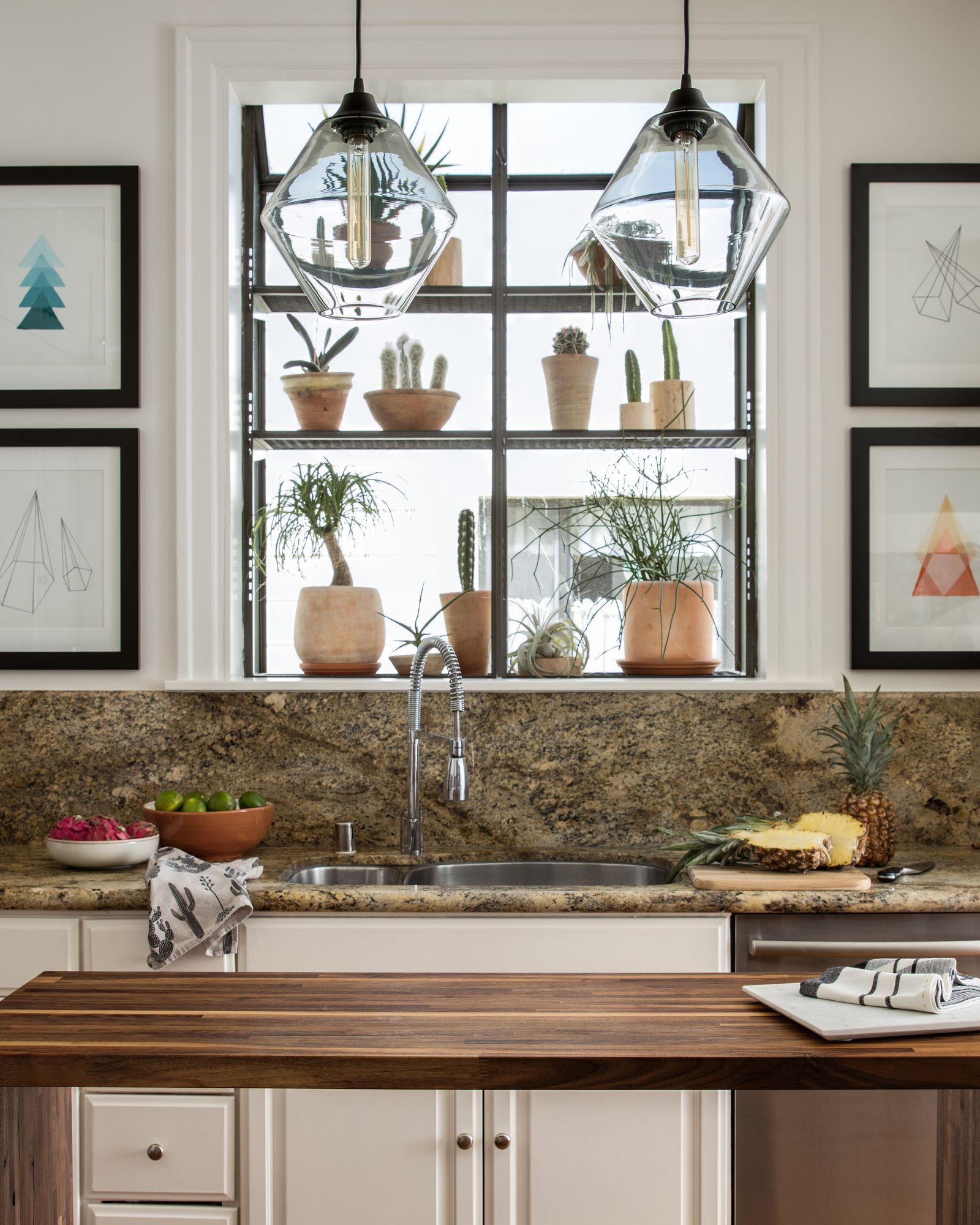 Are 'Kitchen Garden Windows' Still in Style? | Livingetc