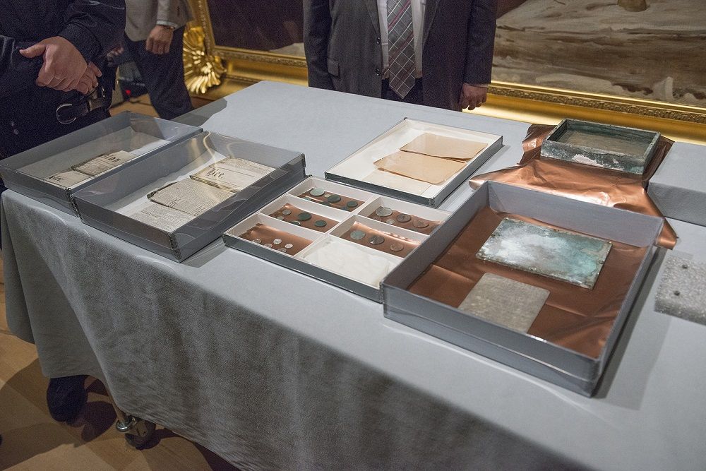Photos: Time Capsule from 1795 Reveals Pieces of American History ...