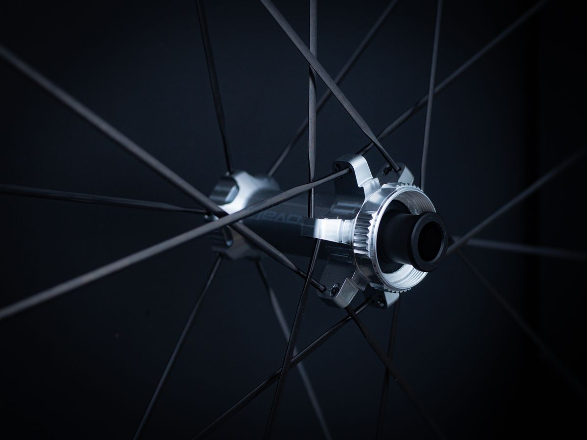 Reviewing Roval's limited edition wheels: The Roval Rapide CLX II Team ...