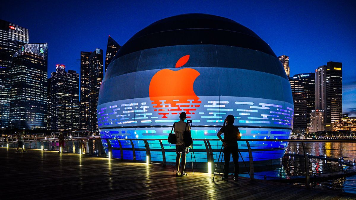 Apple set to open its first floating store (and it looks... interesting ...