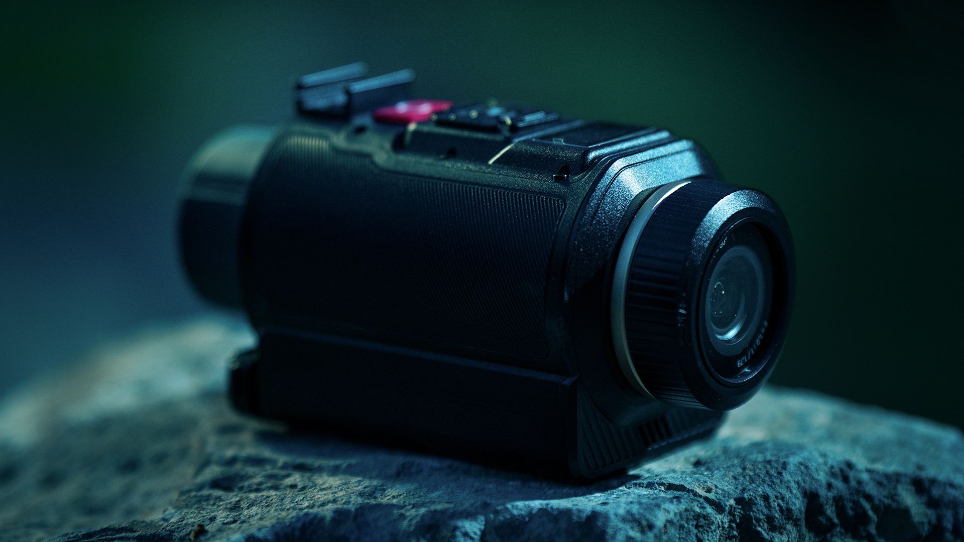 This lightweight night vision gadget captures colour in total darkness ...