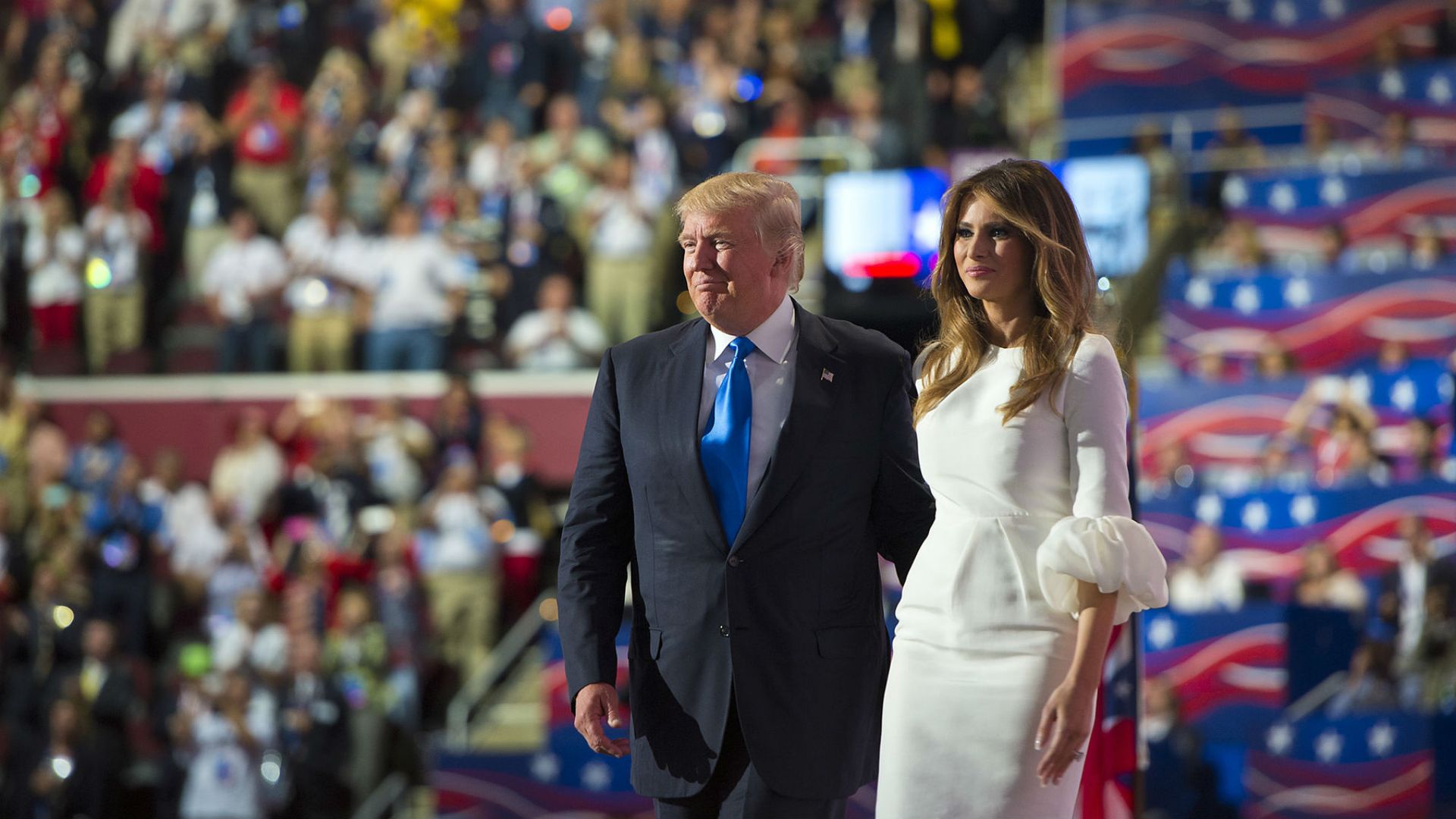Donald Trump accidentally kickstarts the #DressLikeAWoman movement ...