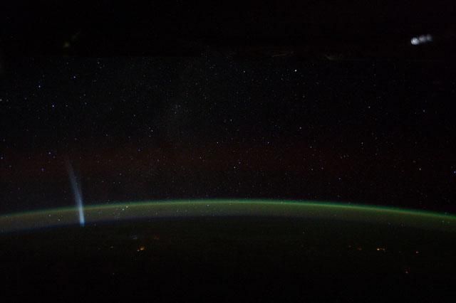 Spectacular Photos: Astronaut Sees Dazzling Comet From Space Station ...
