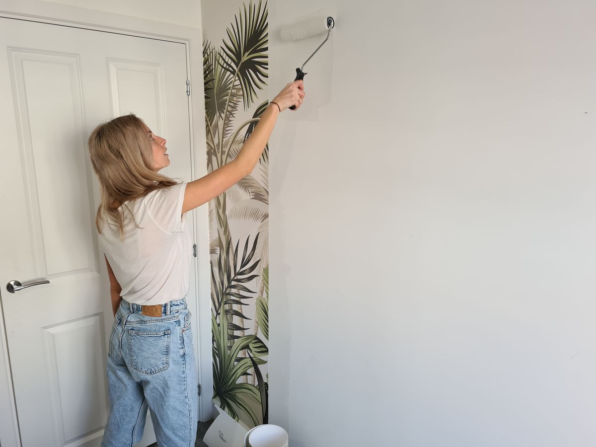 How to wallpaper like a professional | Homebuilding