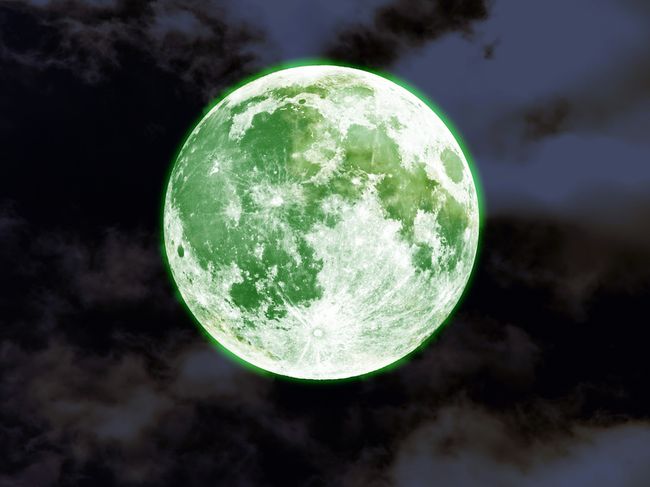 No, the Moon Won't Turn Green on Wednesday | Space