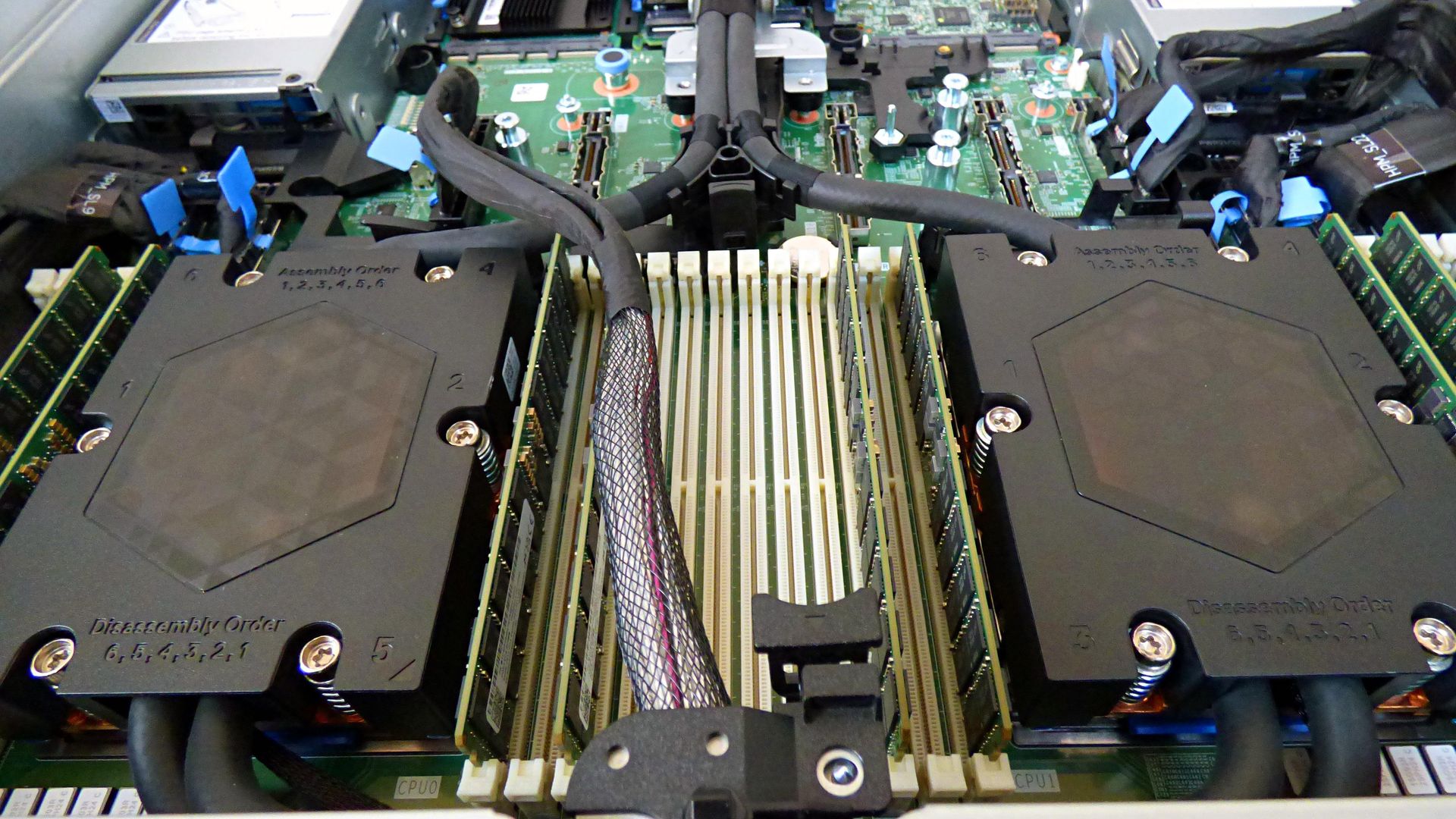 Dell PowerEdge R7725 review | IT Pro - All in One Tech Blog