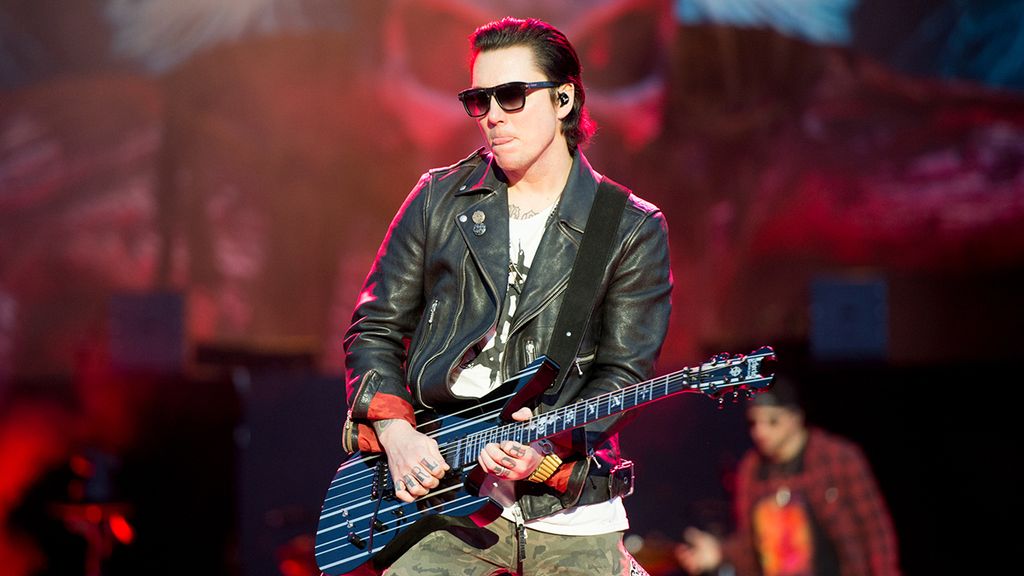 Synyster Gates is astonishing on Avenged Sevenfold's Nobody | Guitar World