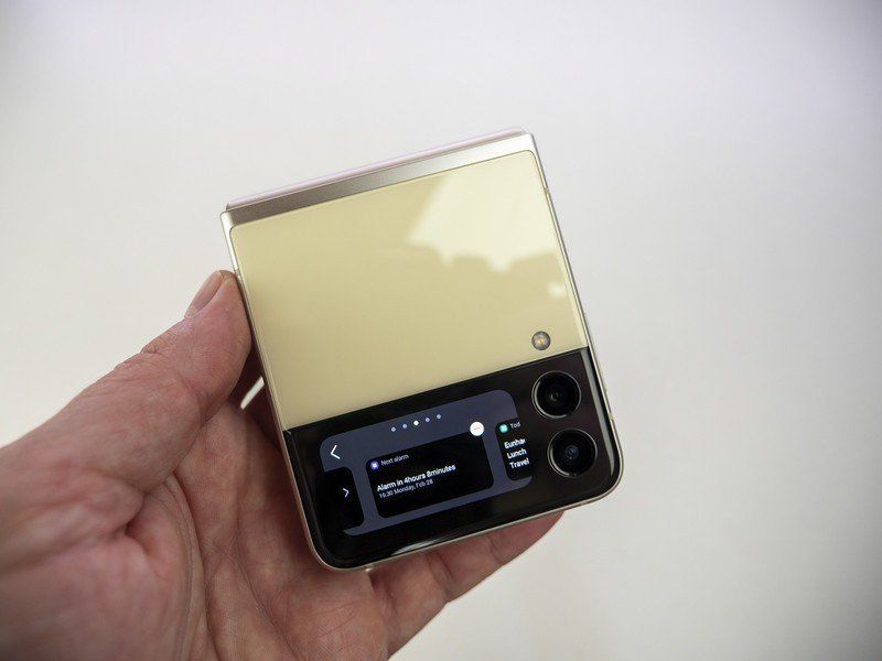 First 15 things to do with your new Samsung Galaxy Z Flip 3 | Android ...