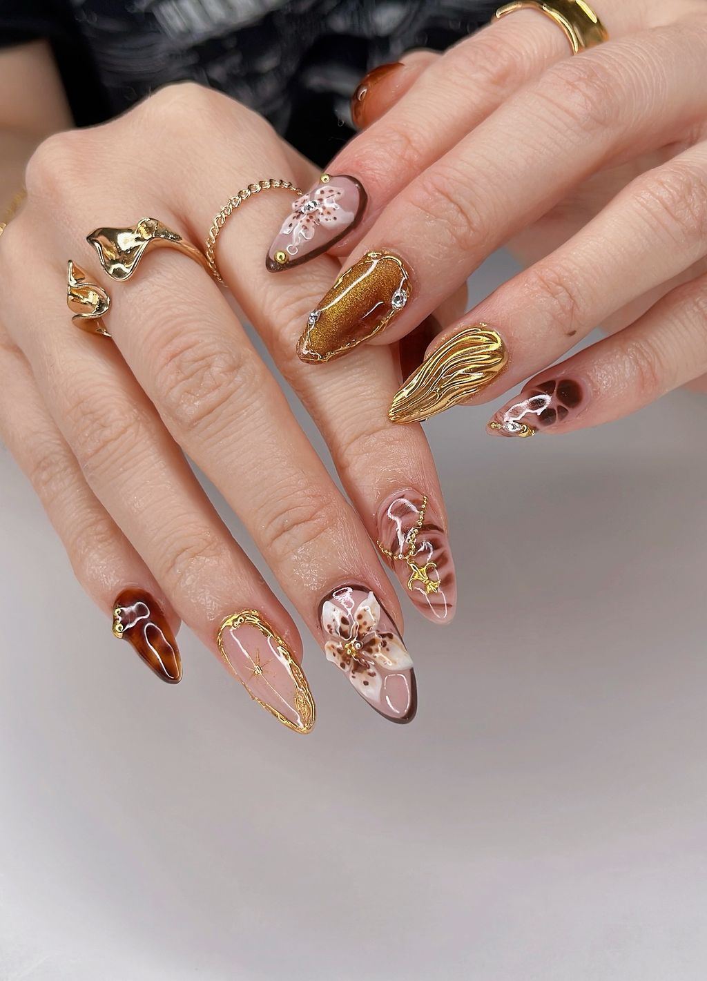 Experts Explain NFC Nails and Benefits of a Microchip Manicure | Marie ...