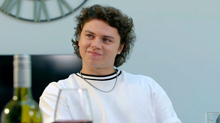 Doctors spoilers Should Daniel Granger be worried about Lee? | What to ...