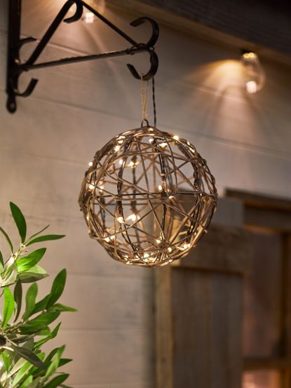 Front porch lighting ideas: illuminate your home's entrance | Homes and ...